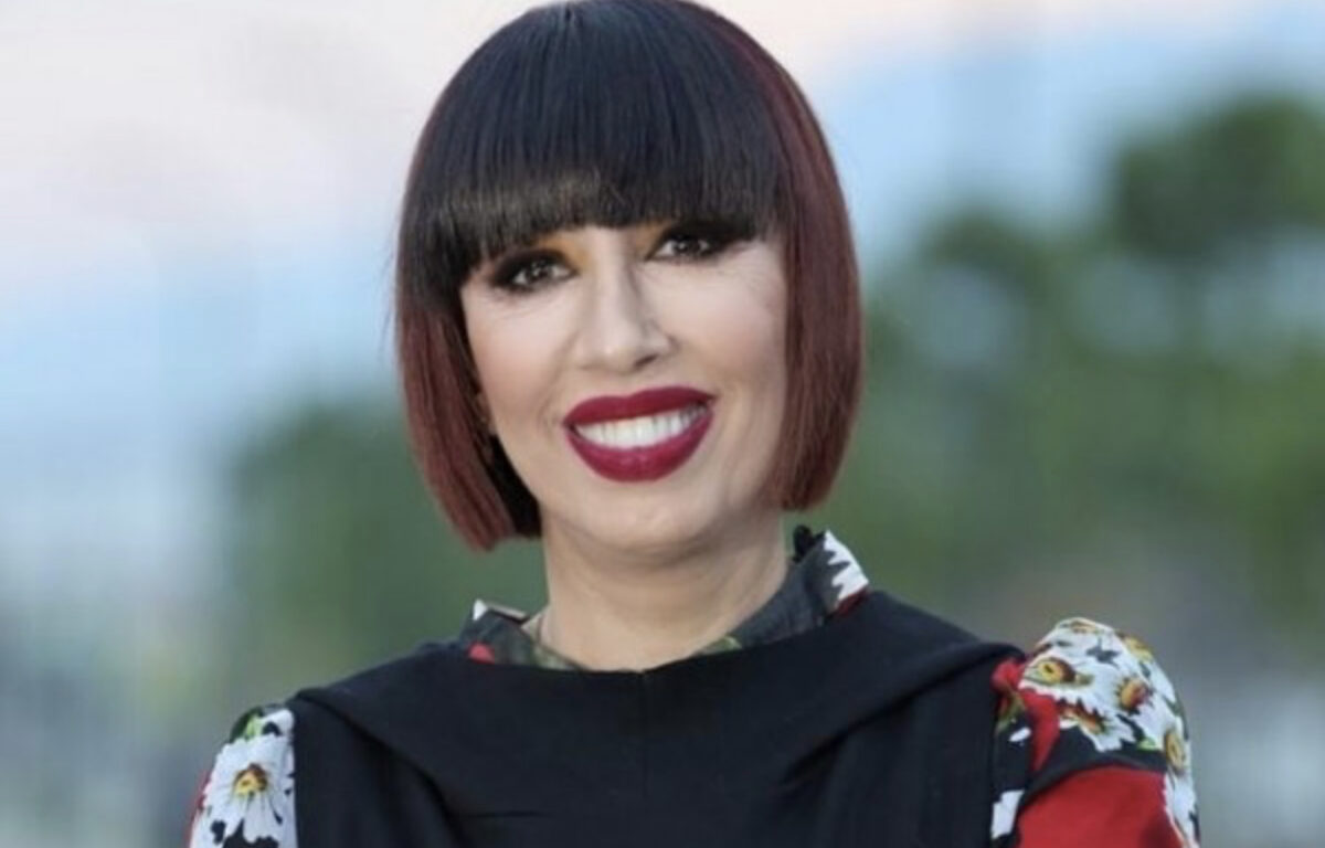 Irma Lìbohova feston dìtelìndjen, ja sa vjeç mbush sot kengetarja ...